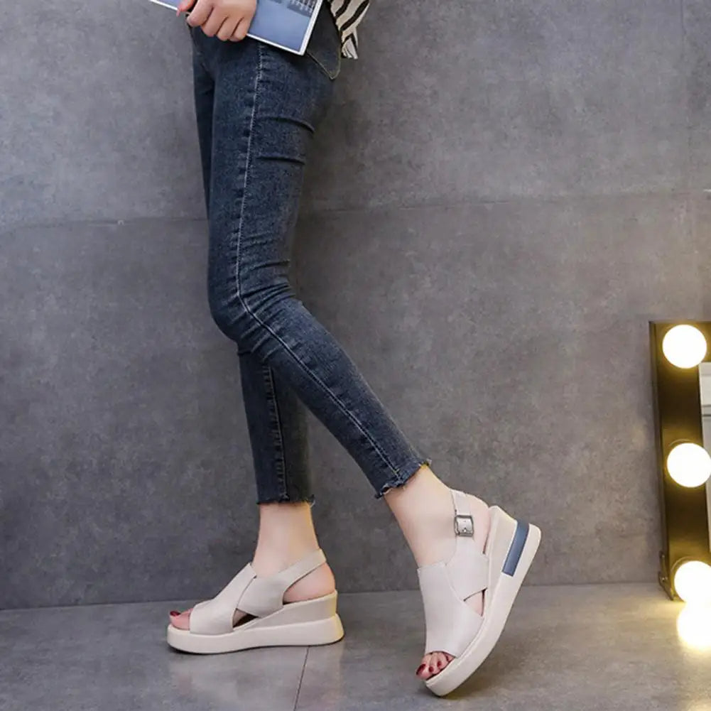 Sandale Femme Chic et Confortable avec Lanière sur le Talon – SANDALE.CO